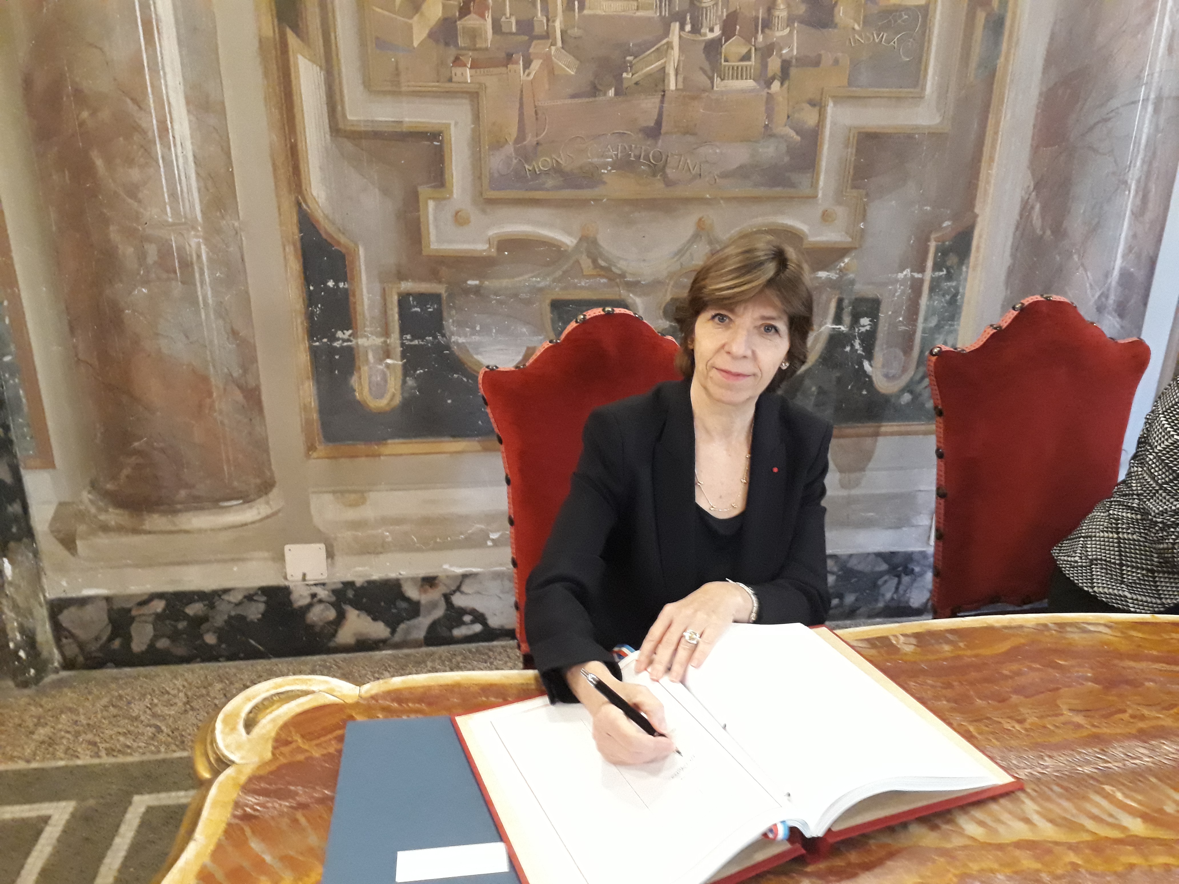 France signs the Protocol – Rail Working Group